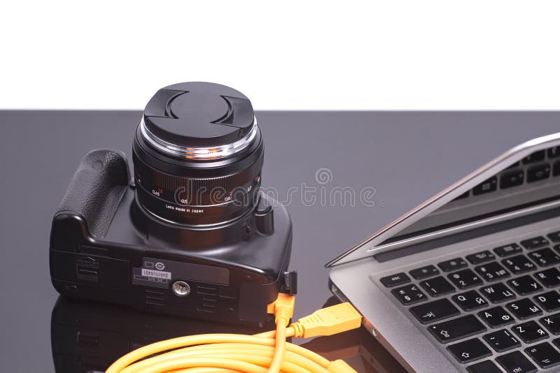 Camera Connected Laptop Usb Cable Stock Photos - Free & Royalty-Free ...