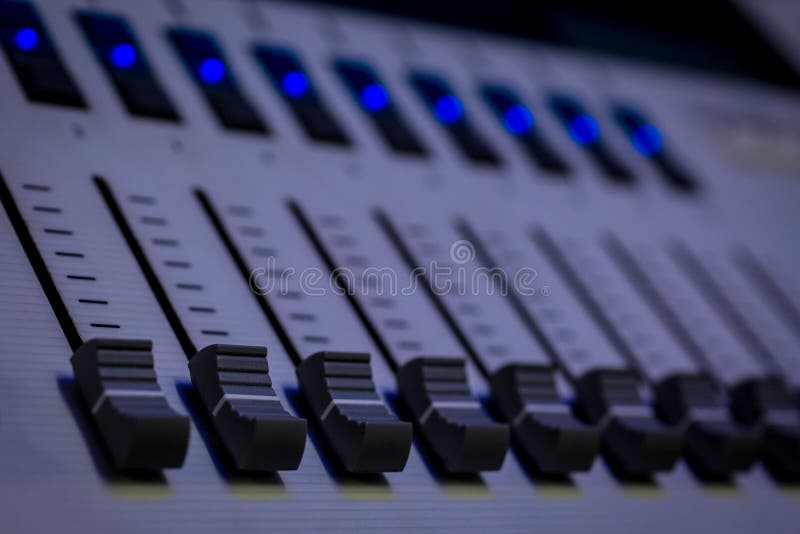 Digital Professional Lighting Designers Programmable Console Faders ...