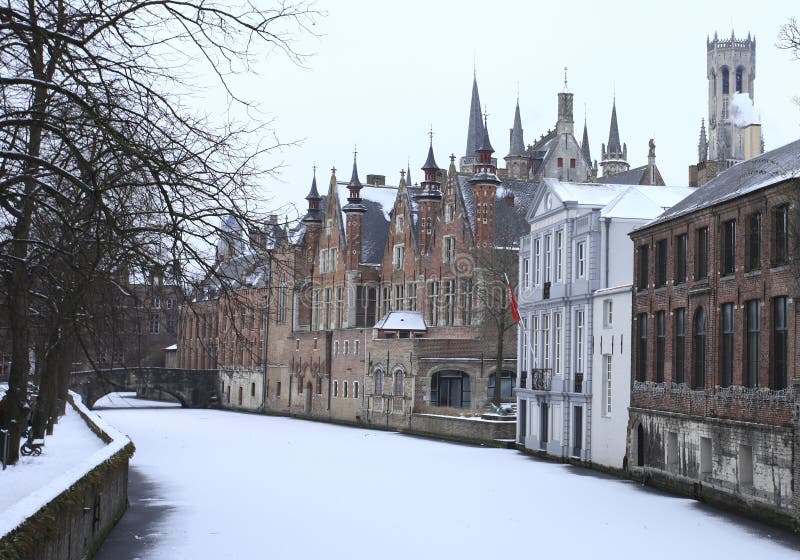 Dijver canal in Bruges stock image. Image of outdoors - 29059801