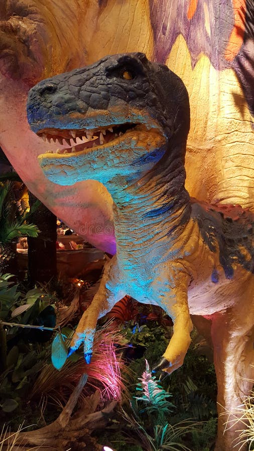 Dikoaaur Raptor Disney Sprney Trex Fotografia Editorial - Imagem de ...