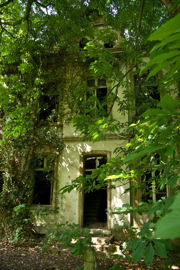 Dilapidated building Egypt stock image. Image of gods - 59255537