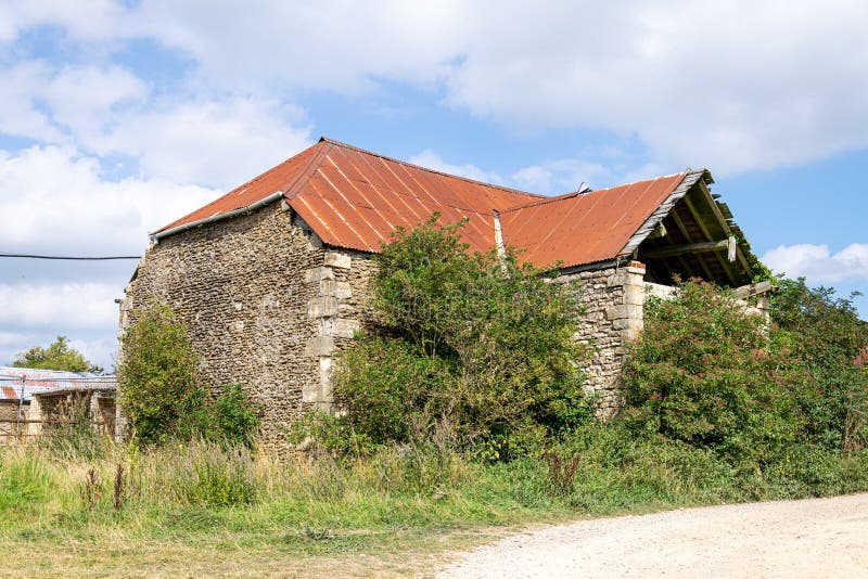 A Dilapidated Farm Building, England Stock Image - Image of agriculture ...