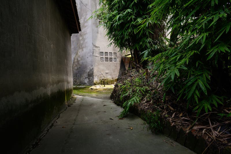 Dim Alley Behind Aged Building Stock Image - Image of alley, dark: 42848829