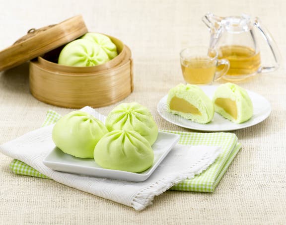 Dim Sum Steamed Dumpling in the Bamboo Basket Stock Image - Image of ...