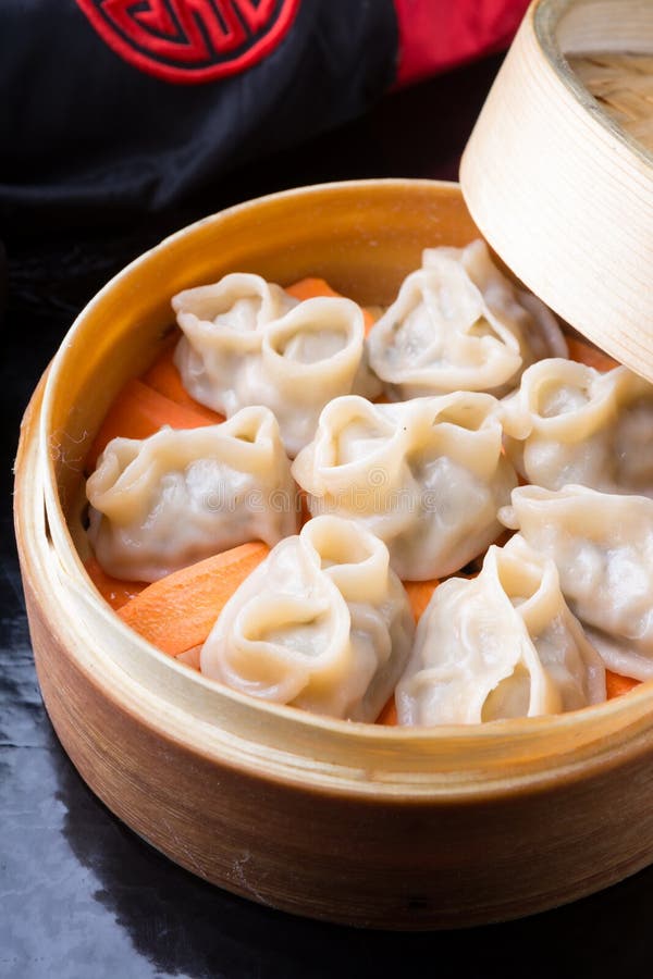 Dim sum in a steamer stock image. Image of dimsum, food - 114986417