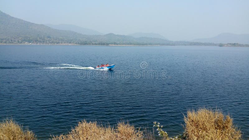Dimna lake editorial stock photo. Image of lake, place - 137588018