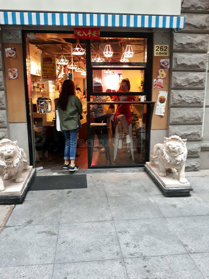 Diner in Shanghai editorial photography. Image of restaurant - 135227332