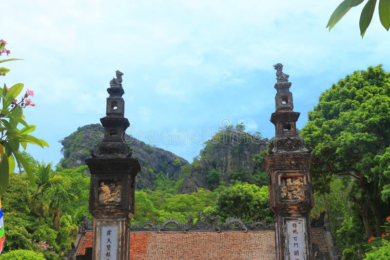 Dinh & Le Dynasty Temples Stock Photo - Image of huong, capital: 55669626