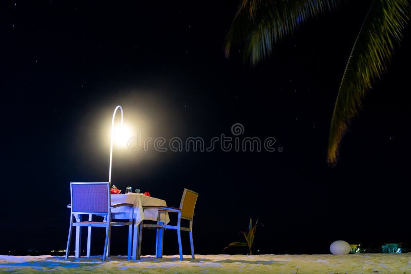 Dining Table on the Sandy Beach at Night, Romantic Dining in Luxury ...
