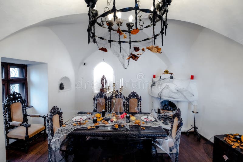 Dinner Table in Bran Castle Editorial Stock Photo - Image of landmark ...