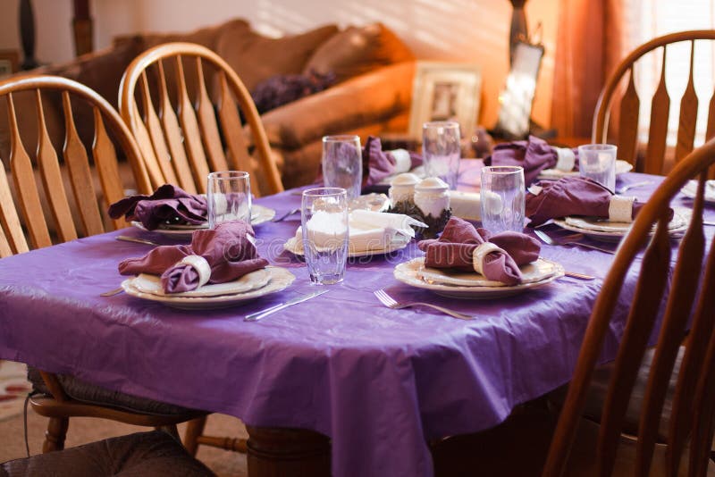 Place settings for dinner stock image. Image of mats - 11042913