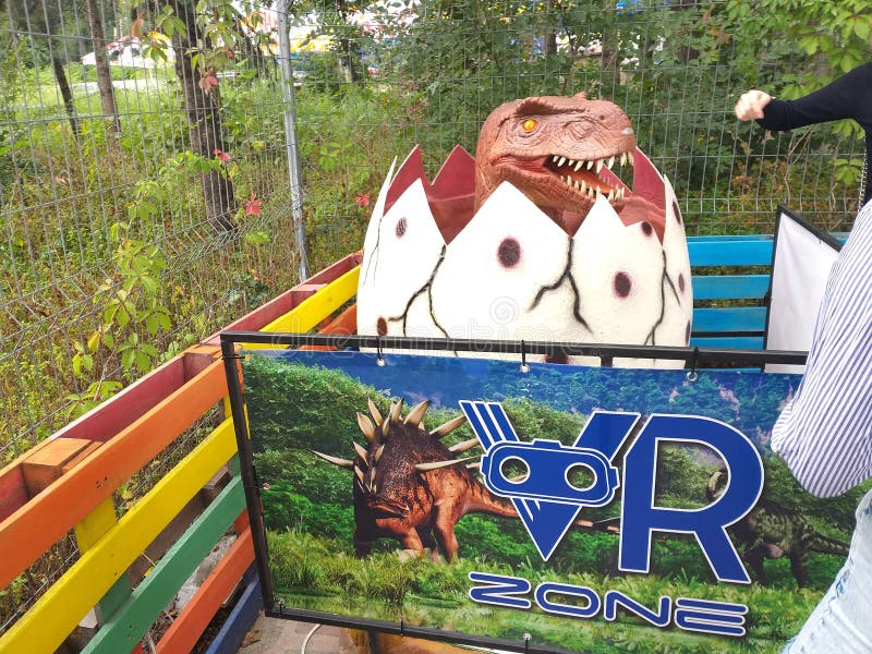 Dino parc editorial stock photo. Image of parc, dinozaur - 125730368