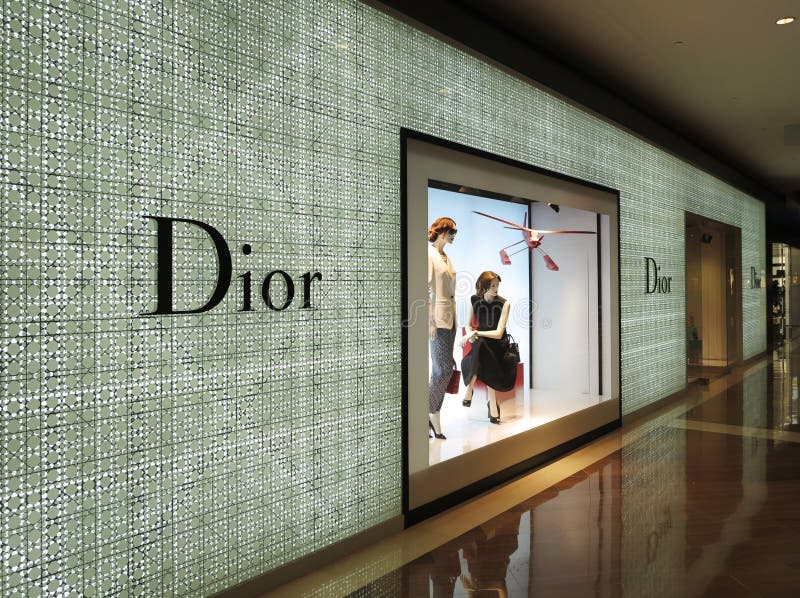 Dior flagship store editorial stock photo. Image of electronics - 28002923