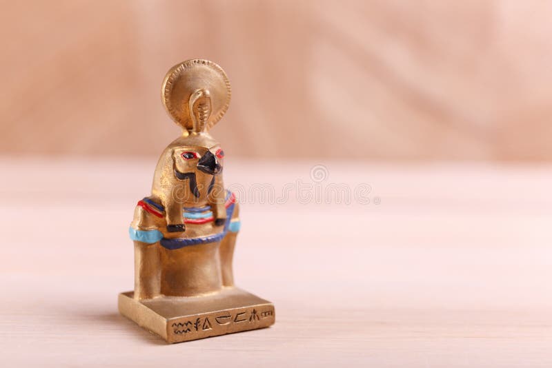 Dios Principal Horus Del Halcón Foto de archivo - Imagen de pista, vida ...