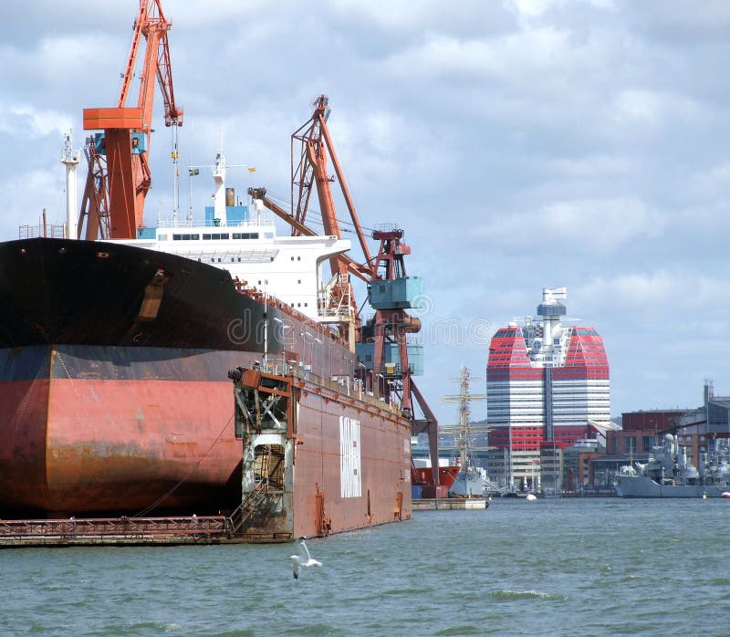 El dique seco foto de archivo. Imagen de muelle, seco - 23599048