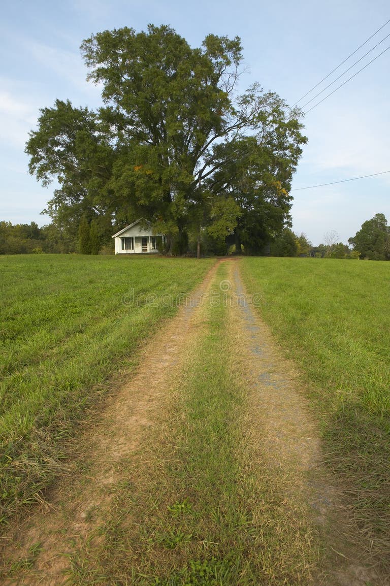 435 Dirt Road Leading To House Stock Photos - Free & Royalty-Free Stock ...