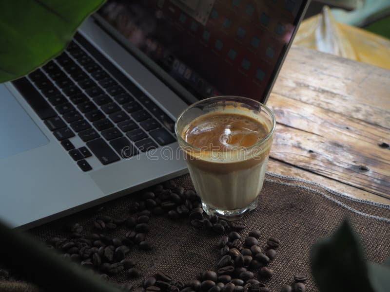 Dirty Coffee Cup in Cafe Bar Stock Image - Image of cream, menu: 214976241