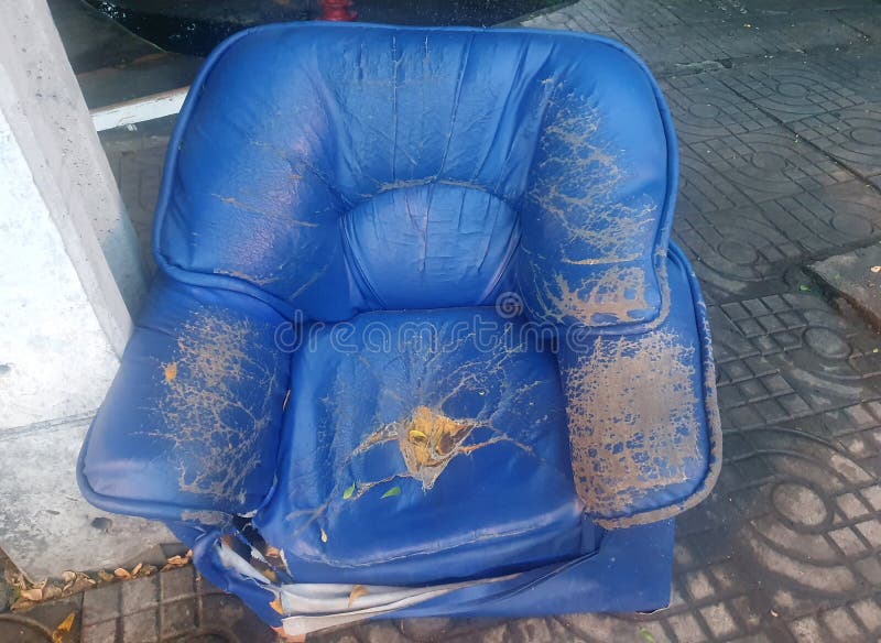 290 Garbage Dump Sofa Photos - Free & Royalty-Free Stock Photos from ...