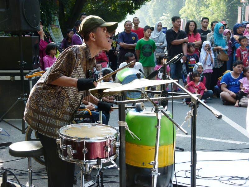 Disabled musician editorial stock photo. Image of public - 68919698