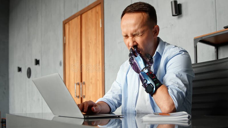 Disabled Programmer with Bio Hand High Tech Prothesis Solves Problem ... Disabled Programmer with Bio Hand High Tech Prothesis Solves Problem ...