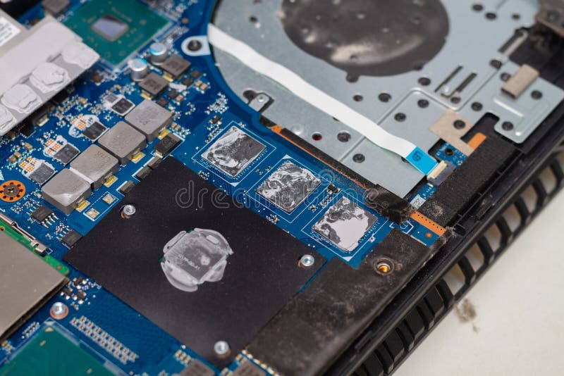 Disassemble the Laptop for Repair, Chips, Processor and Boards Inside ...
