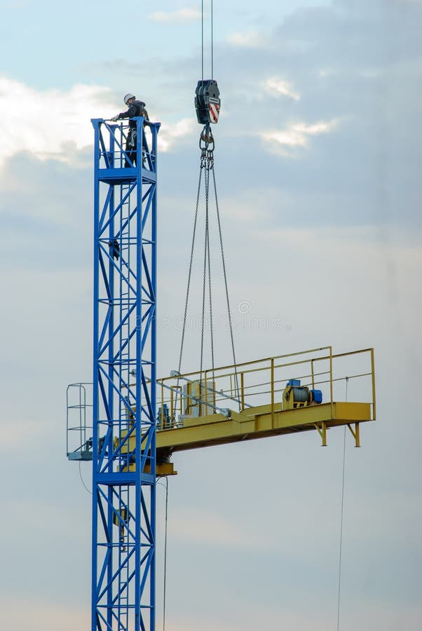 Disassembly of Construction Cranes Using a Lifting Arm with the ...