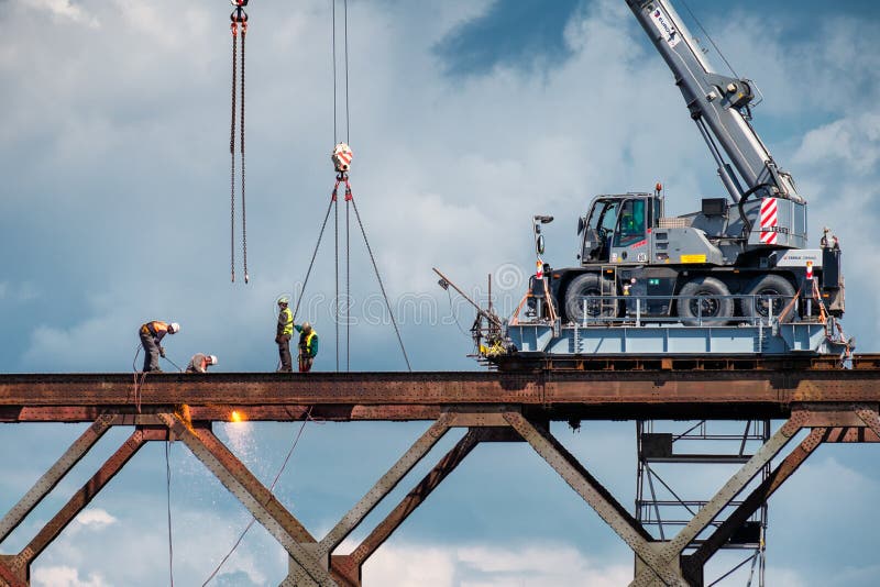 Disassembly Old Bridge editorial photo. Image of disassembly - 166184901