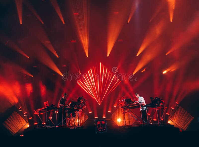 Disclosure Live editorial photography. Image of performance - 44079877