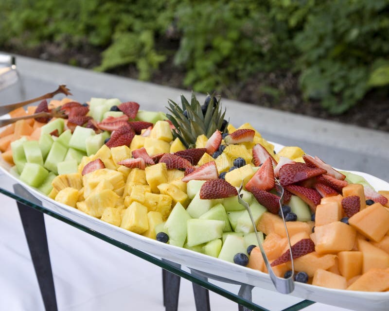 Piatto di frutta mista fotografia stock. Immagine di melone - 6384552