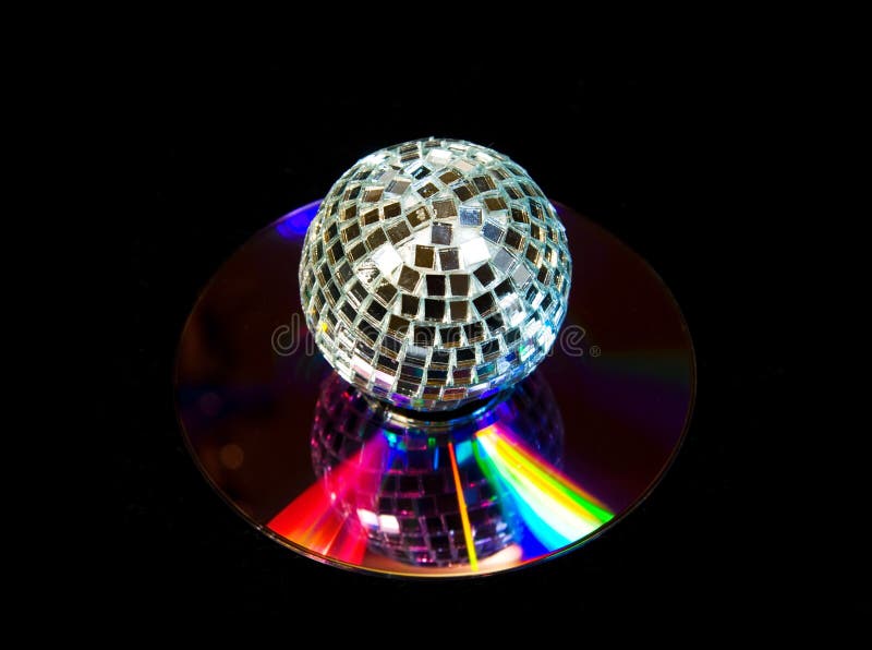 Discokugel über Musik CD Auf Schwarzem Stockbild - Bild von klumpen ...