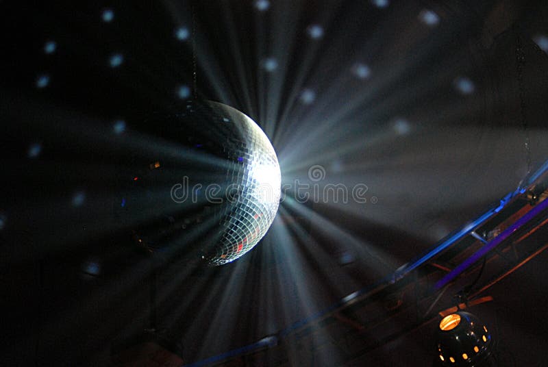 Discokugel stockfoto. Bild von purpurrot, glanz, tanz - 7386514