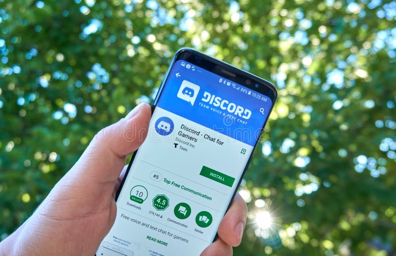 Discord Mobile App on Samsung S8. Editorial Stock Photo - Image of ...