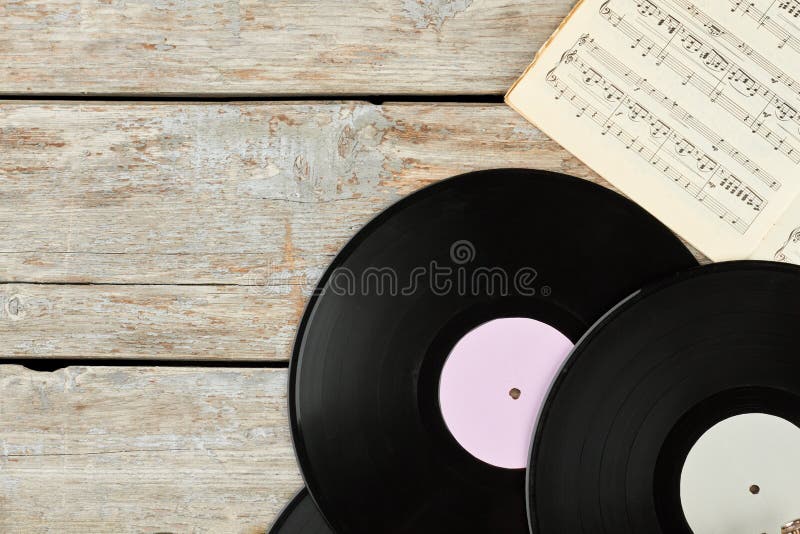 Discos De Vinilo Y Notas Musicales Imagen de archivo - Imagen de ...