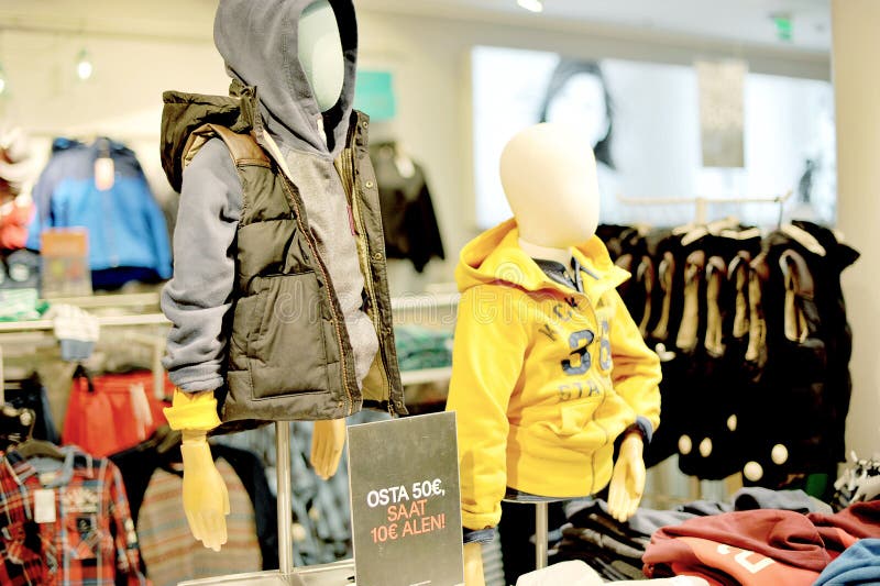 Discount clothing store editorial image. Image of couture - 69578720
