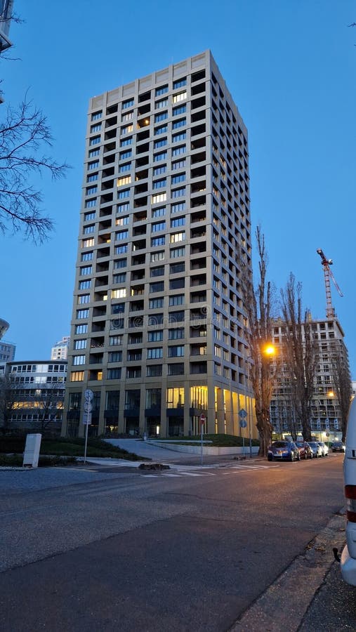 Discovery Residence Building Editorial Photography - Image of landmark ...