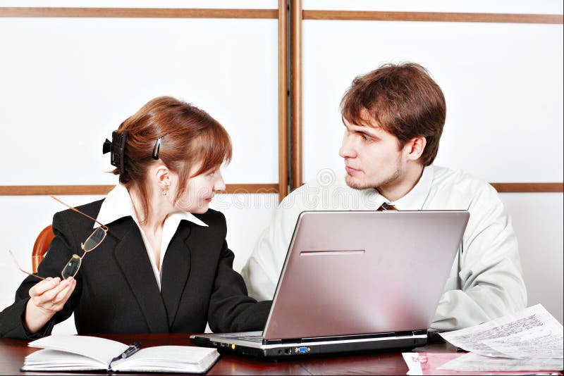 Discuss Picture. Image: 5307567