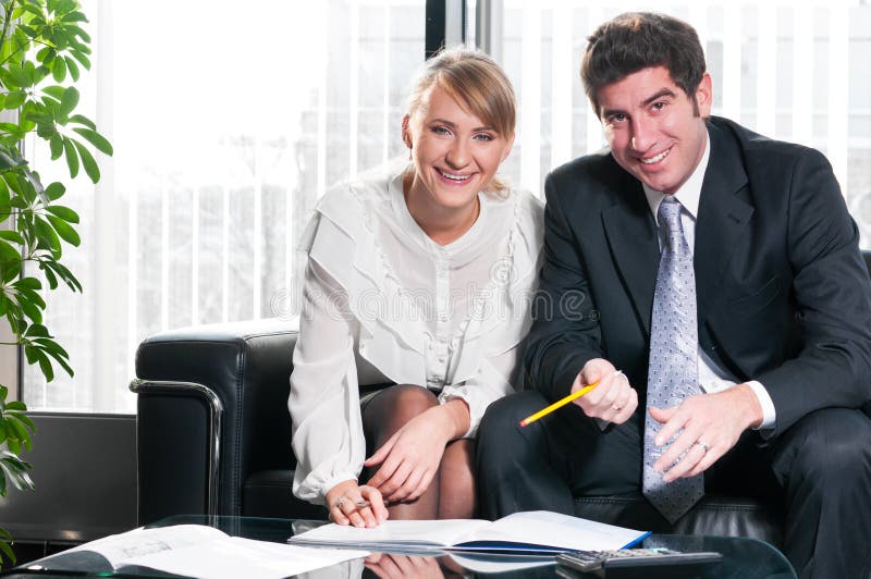 Discussion photo stock. Image du travail, homme, caucasien - 18777318
