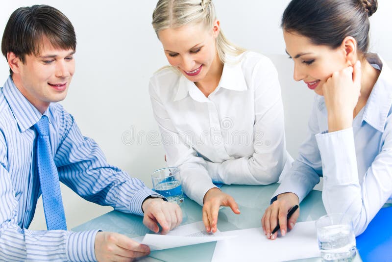 Discussion image stock. Image du affaires, personne, pointage - 5393255