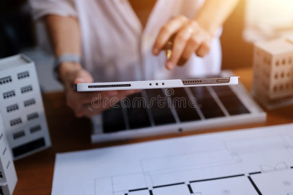 Discussion among Businesspeople on the Latest Developments in Solar ...