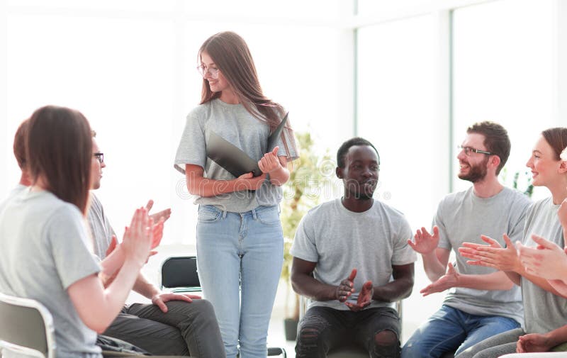 Discussion Group of Young People Applauding the Speaker Stock Image ...
