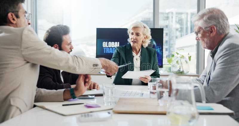 Discussion Serious Group Documents Boardroom Collaboration Negotiation ...