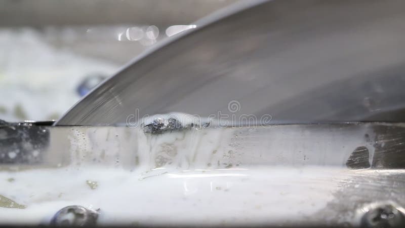 Disk Type Oil Skimmer for Liquid Flood Coolant in Modern Cnc Milling ...