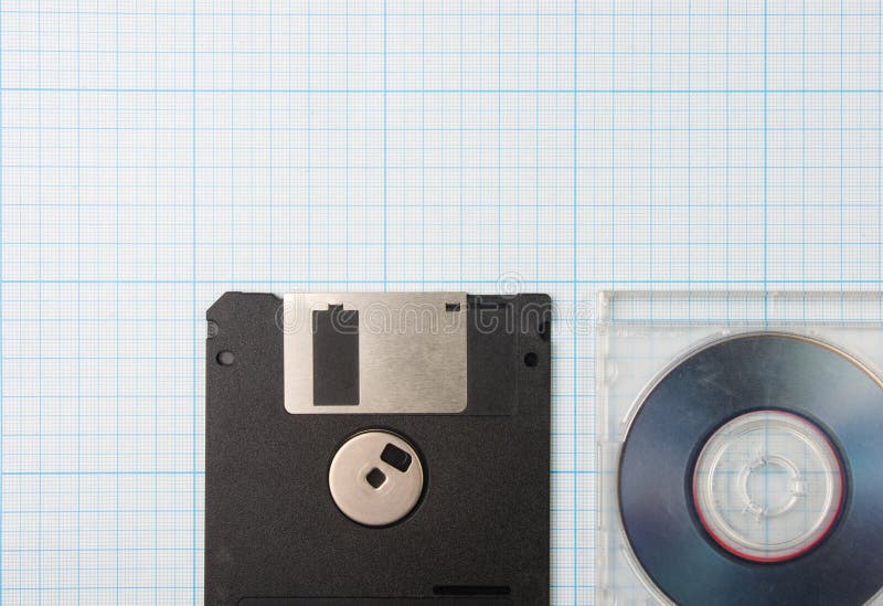 Disketter och kortkort-CD arkivfoto. Bild av kompakt - 87976336