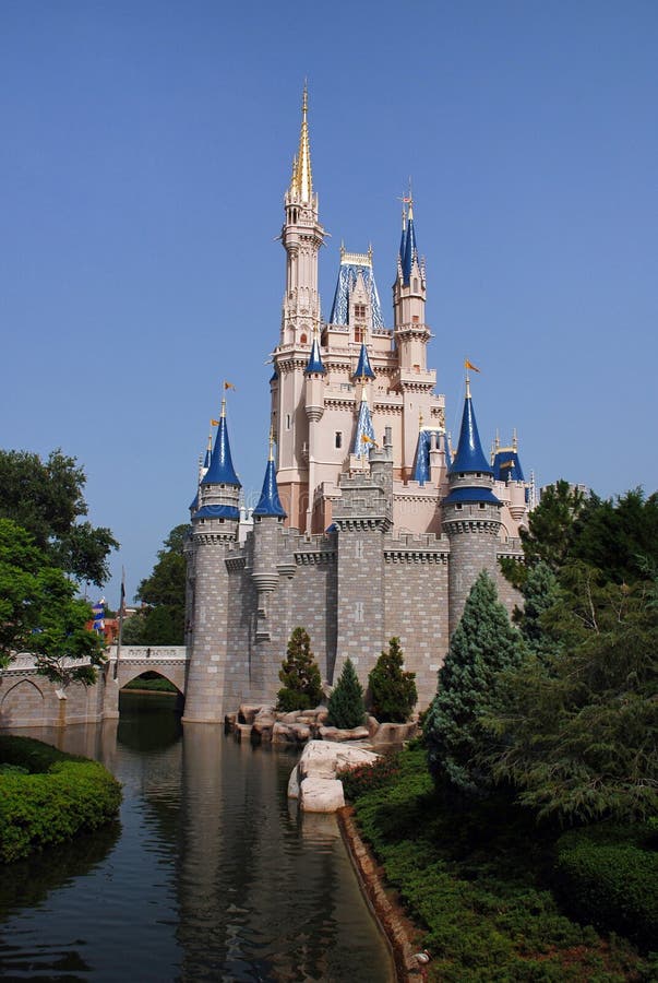Disney Castle in Magic Kingdom Editorial Photography - Image of fantasy ...