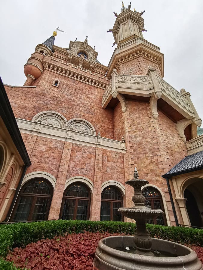 Disney Castle @ Shanghai Disney Land China Editorial Image - Image of ...