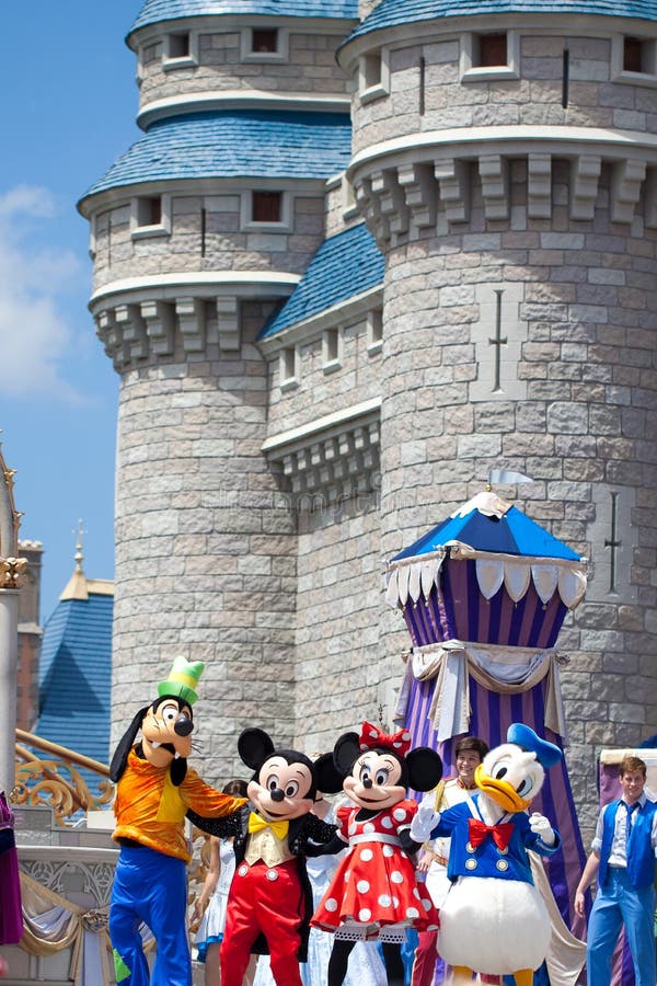 Disney-Figuren redaktionelles foto. Bild von zeichen - 33733941