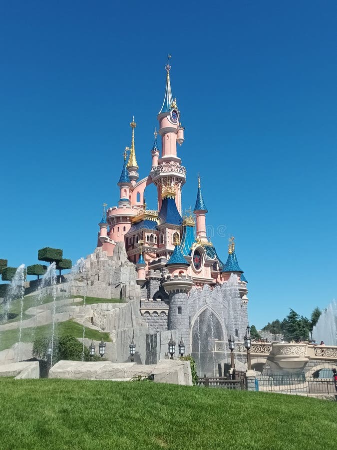 Disney land castle editorial stock image. Image of paris - 254503799