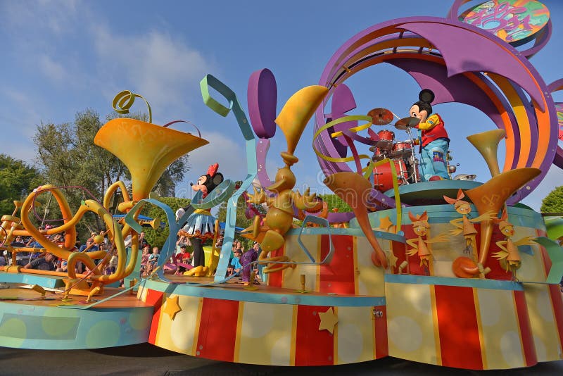 Disney Land Parade editorial stock image. Image of gift - 94990189