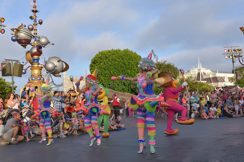 Disney Land Parade editorial stock photo. Image of event - 94990883
