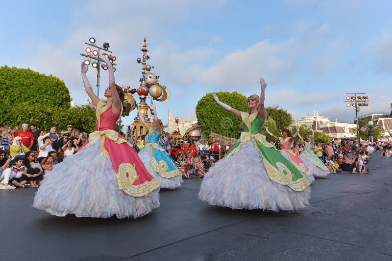 Disney Land Parade editorial image. Image of animation - 94991155